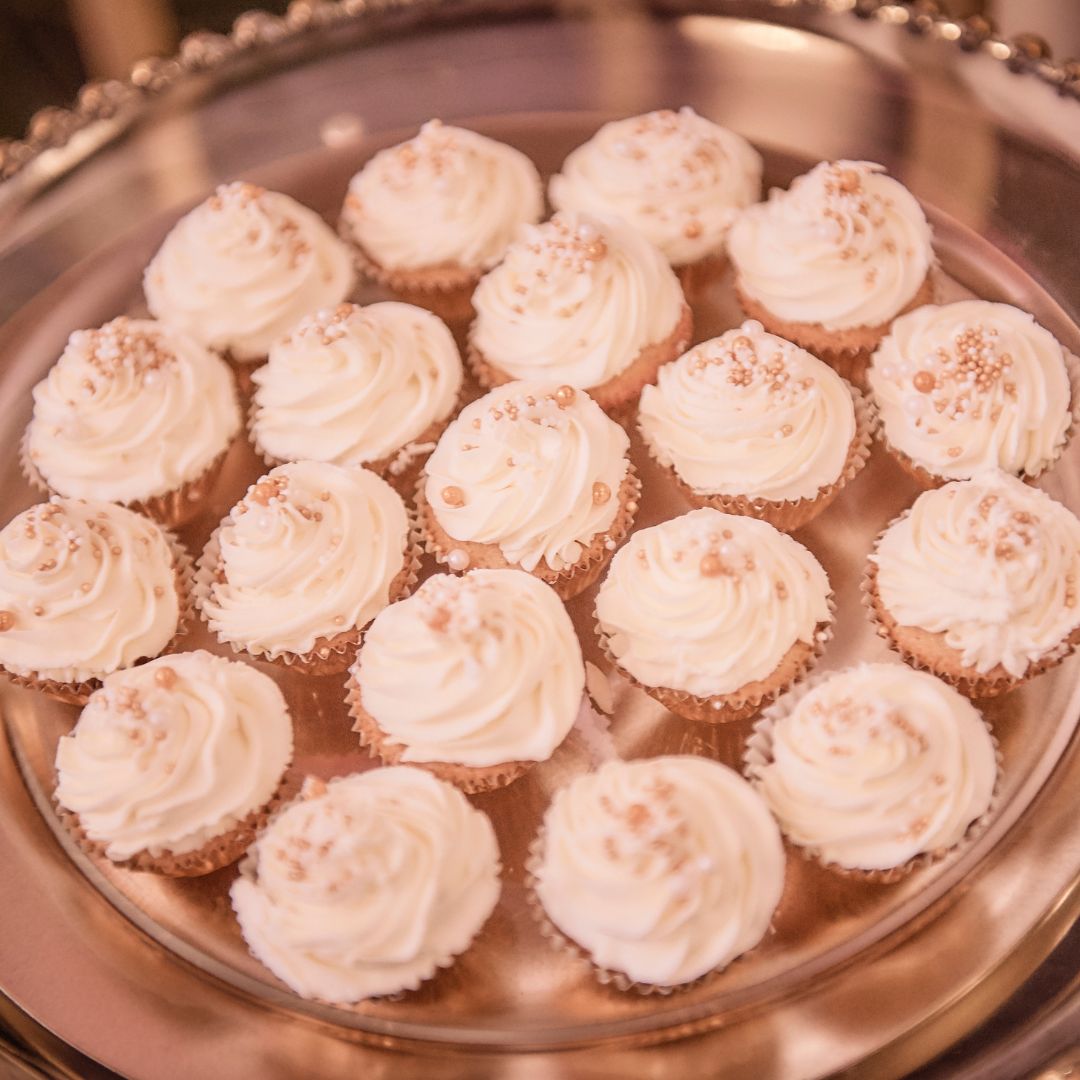 Small Cakes and Wedding Favours - Iced Innovations